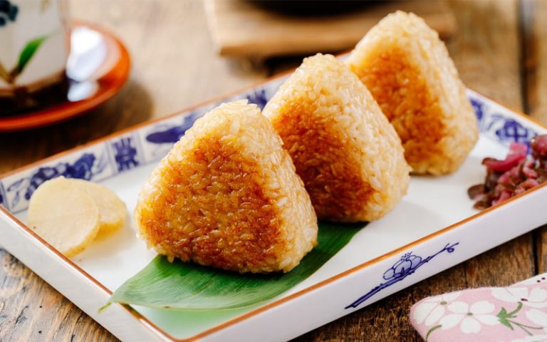 Onigiri là gì? 9 loại onigiri phổ biến nhất